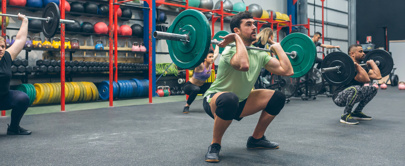 Sentadilla frontal y sentadilla trasera: ¿cuál elegir? - Eres Deportista